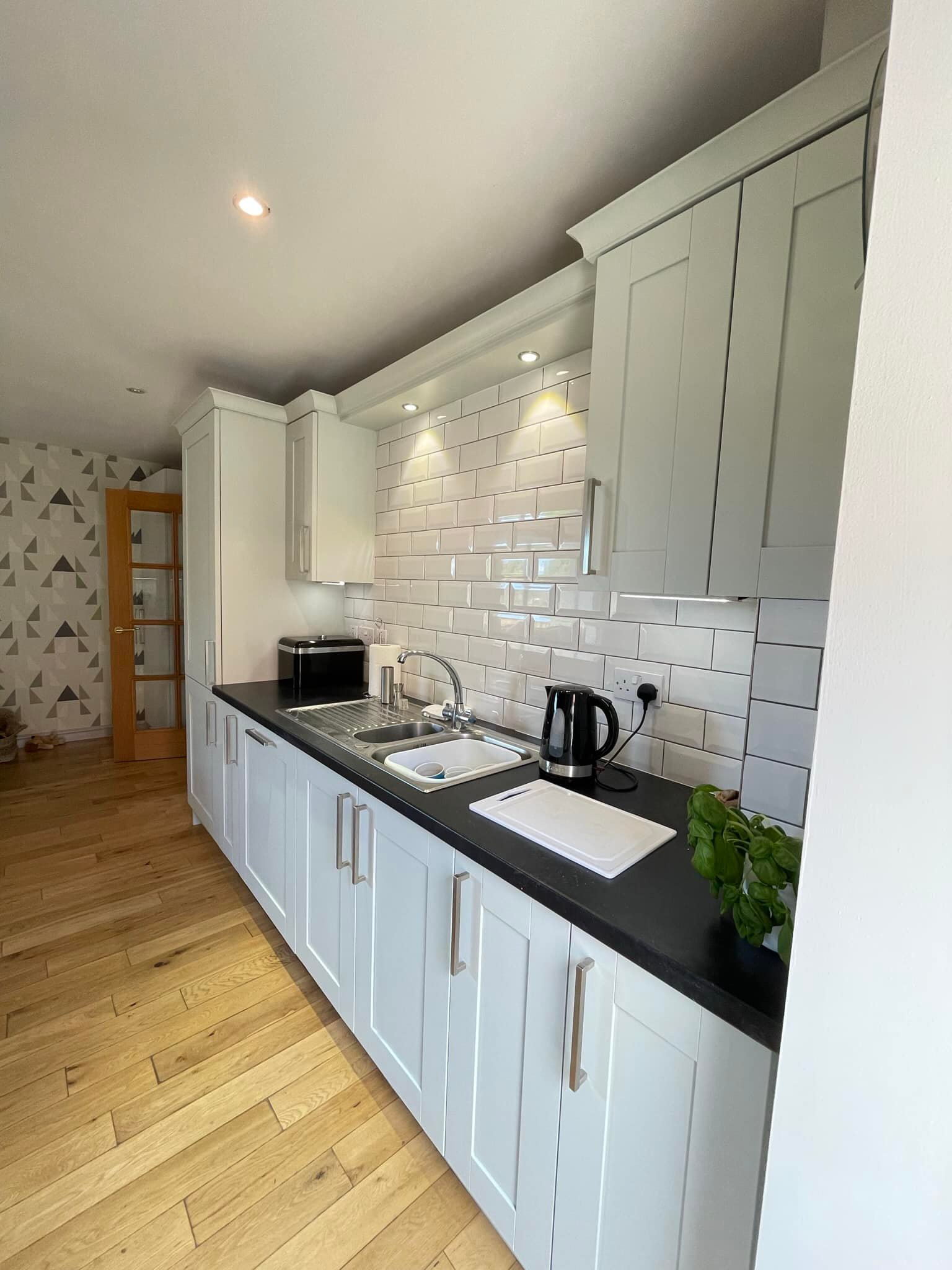 Transformed vinyl wrap kitchen | Ian Merriman Hand Painted Kitchens